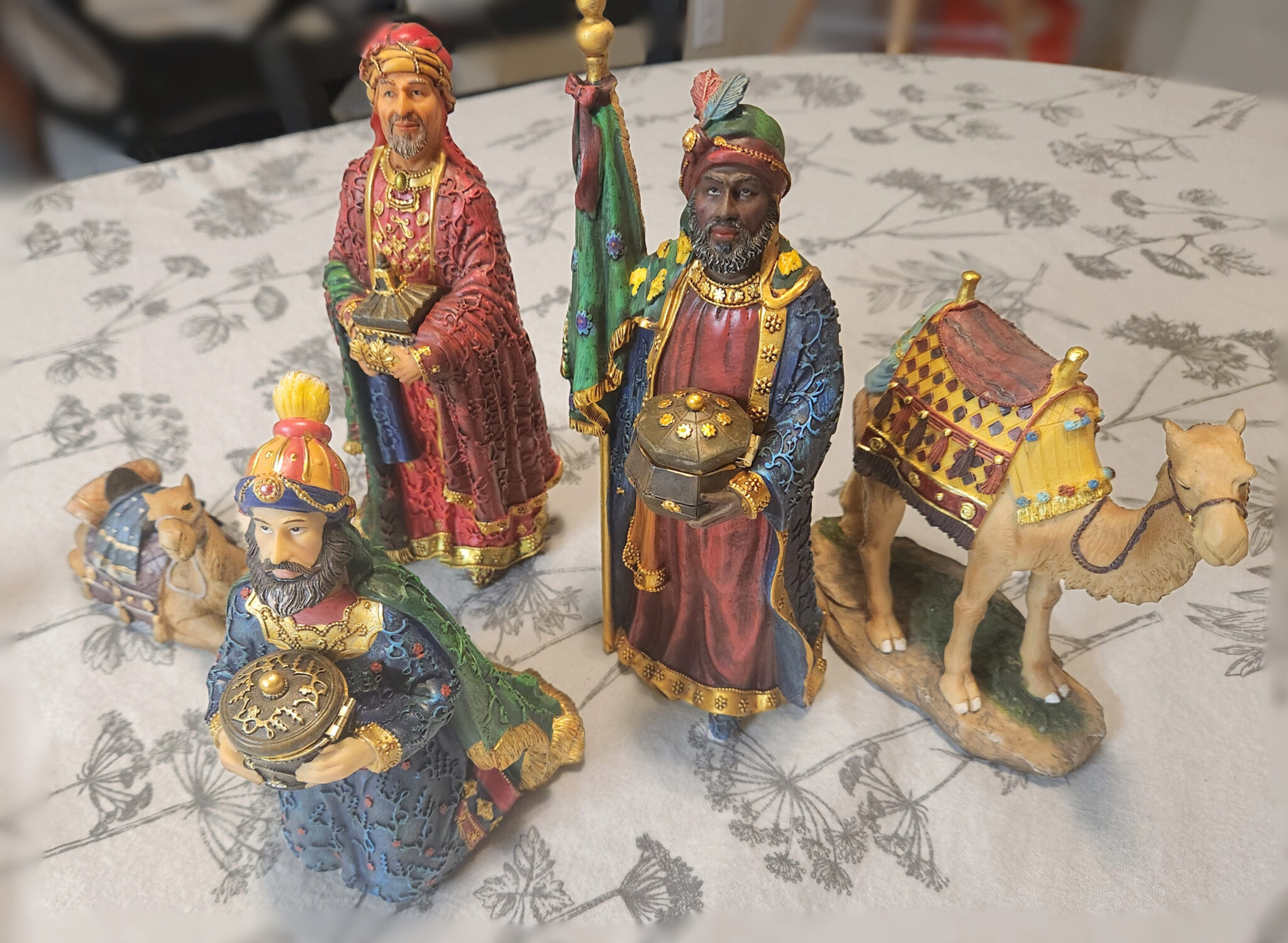 4 Simple Epiphany Traditions for Your Home - Homemaking with the Saints